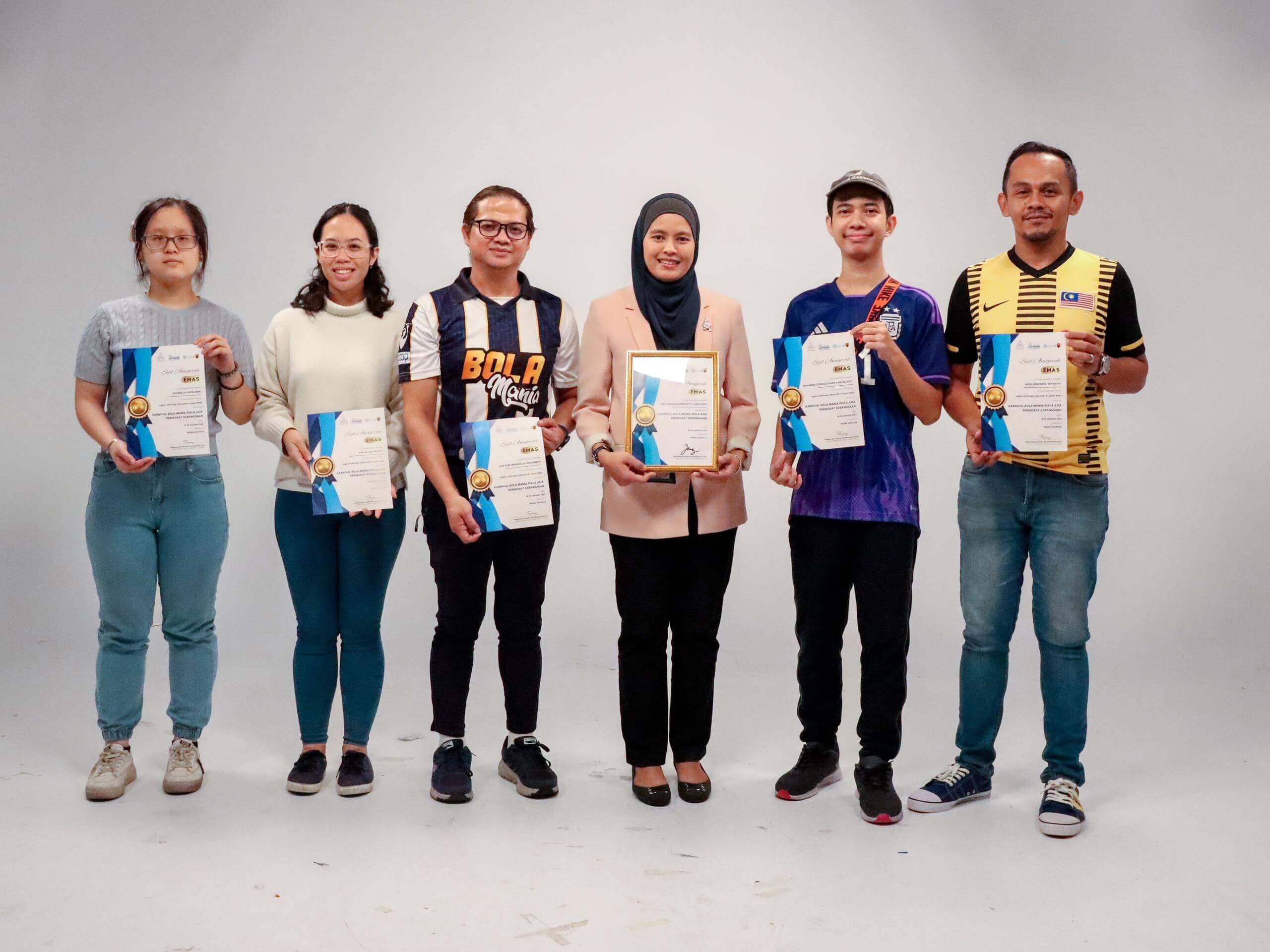 SDS DCOMM Students Showcase Digital Competency: Sweeping Three Gold Medals in All Three ...